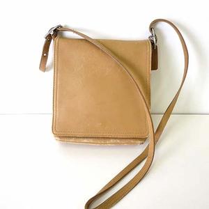 コーチ COACH バッグ ショルダーバッグ フラップ 本革 レザー サコッシュ 9821 キャメルブラウン 茶色 かばん 鞄 カバン ...